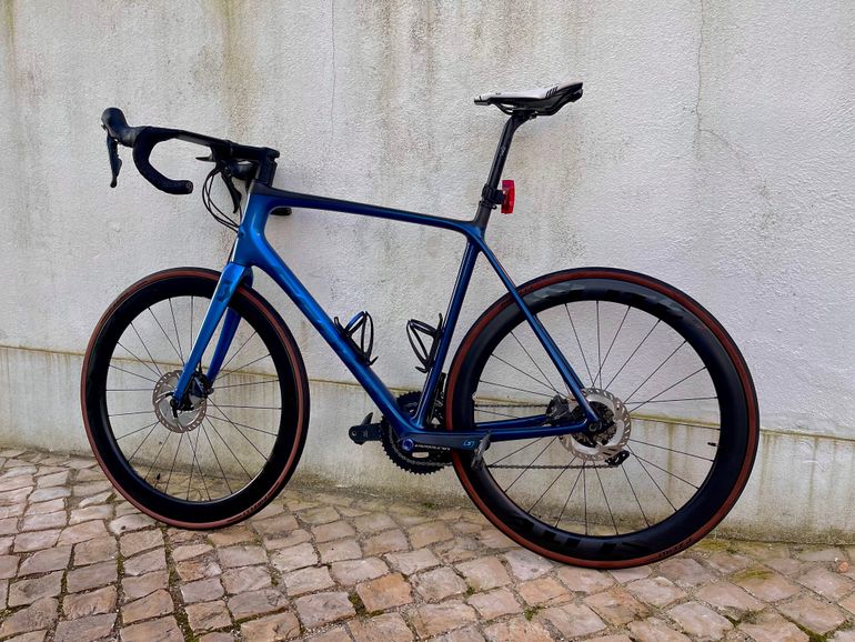 Scott Addict 10 disc carbon used in XL | buycycle