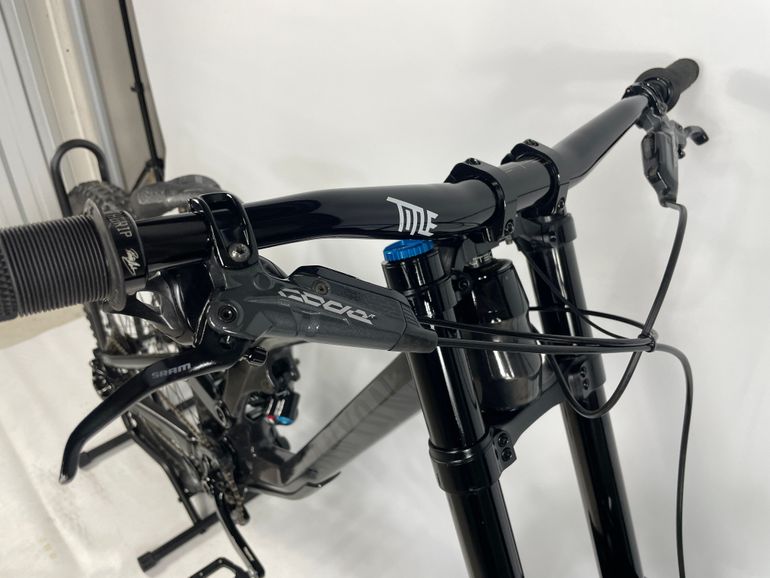 Canyon Canyon Sender CF 9.0 Full Suspension Downhill Mountain Bike gebruikt in S | buycycle