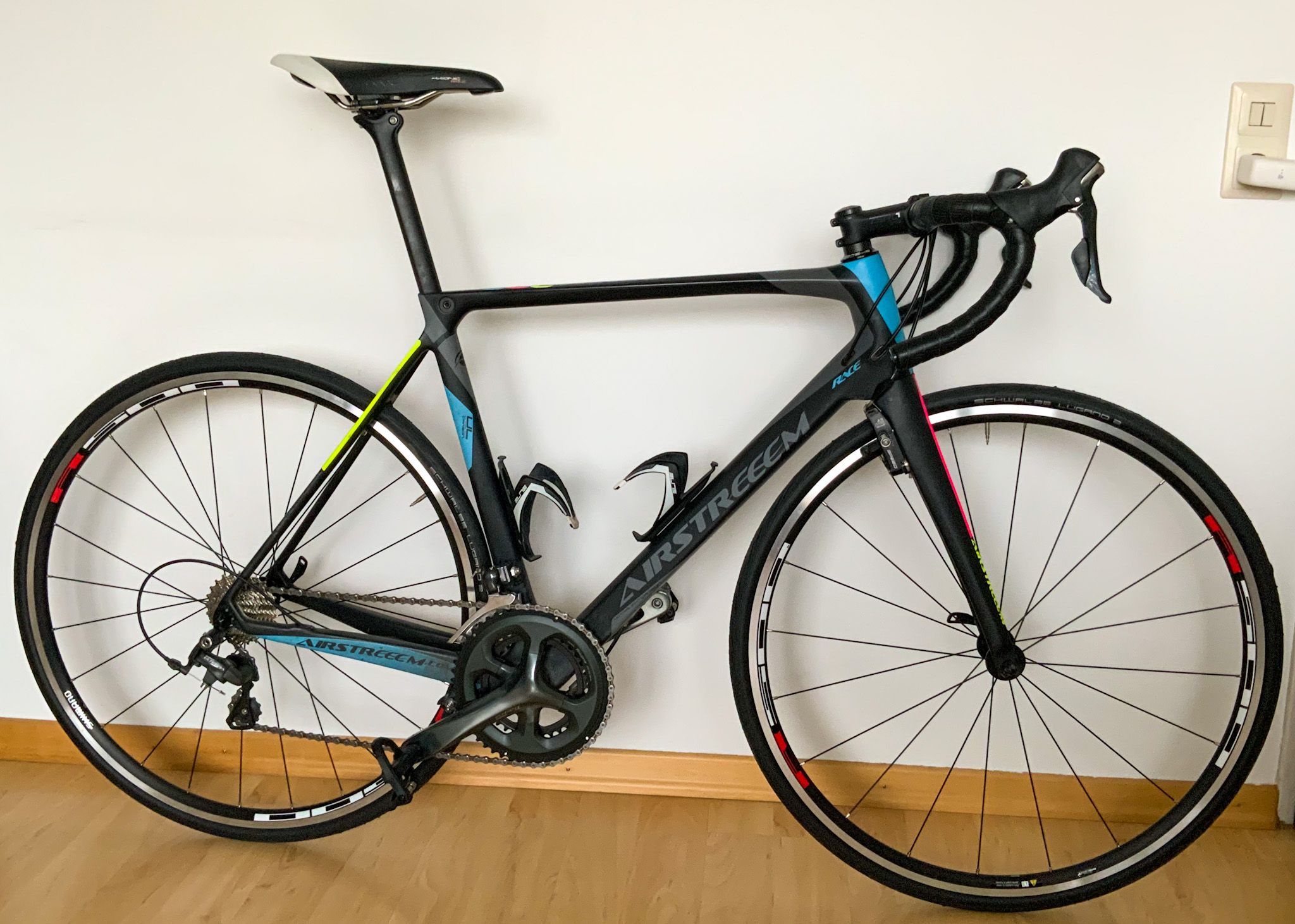 Airstreeem Triple EEE Race used in 54 cm | buycycle