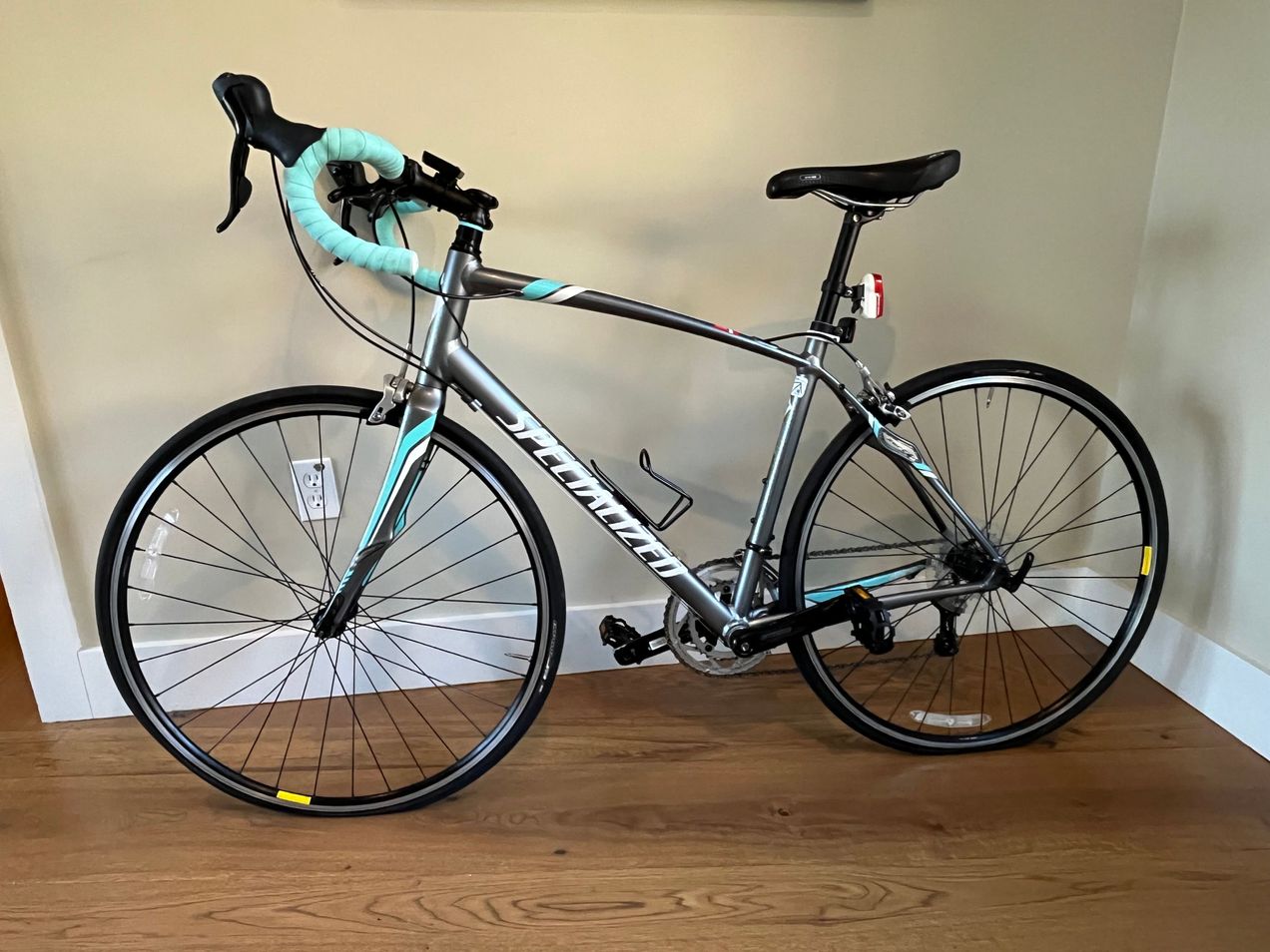 Specialized Dolce Sport Compact used in 57 cm | buycycle USA