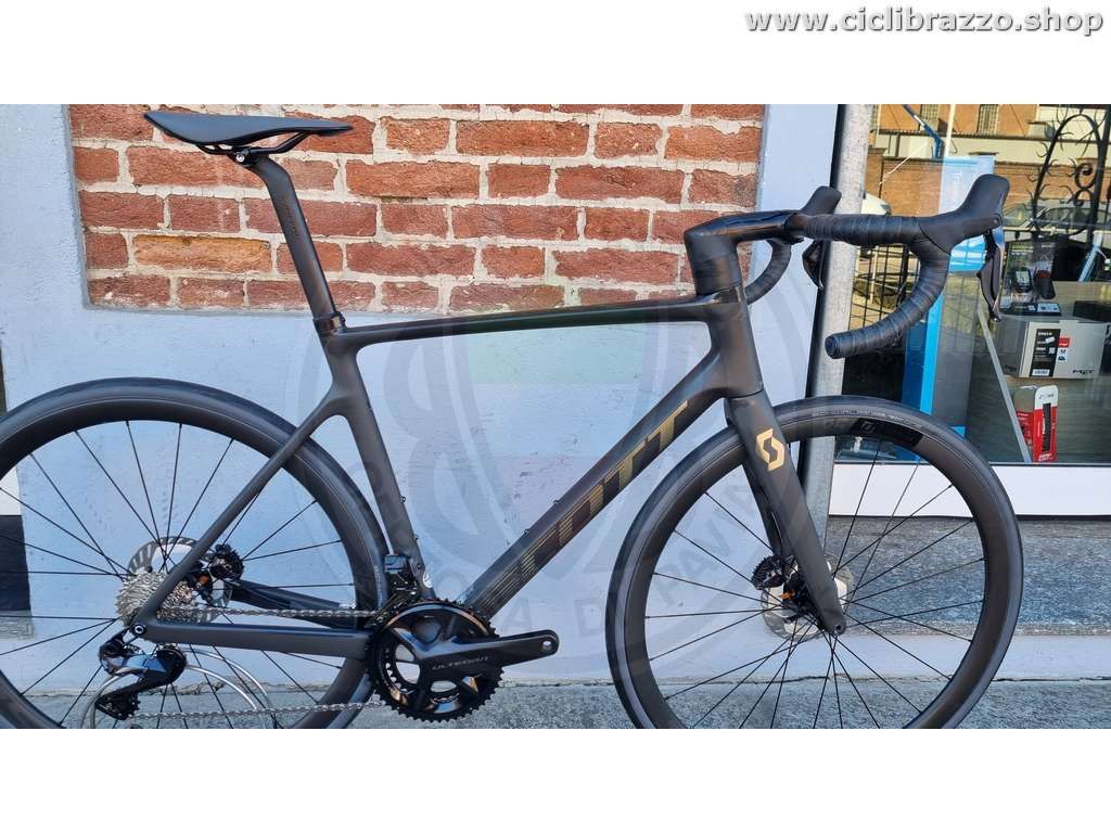 Scott Addict RC 15 used in 56 cm | buycycle