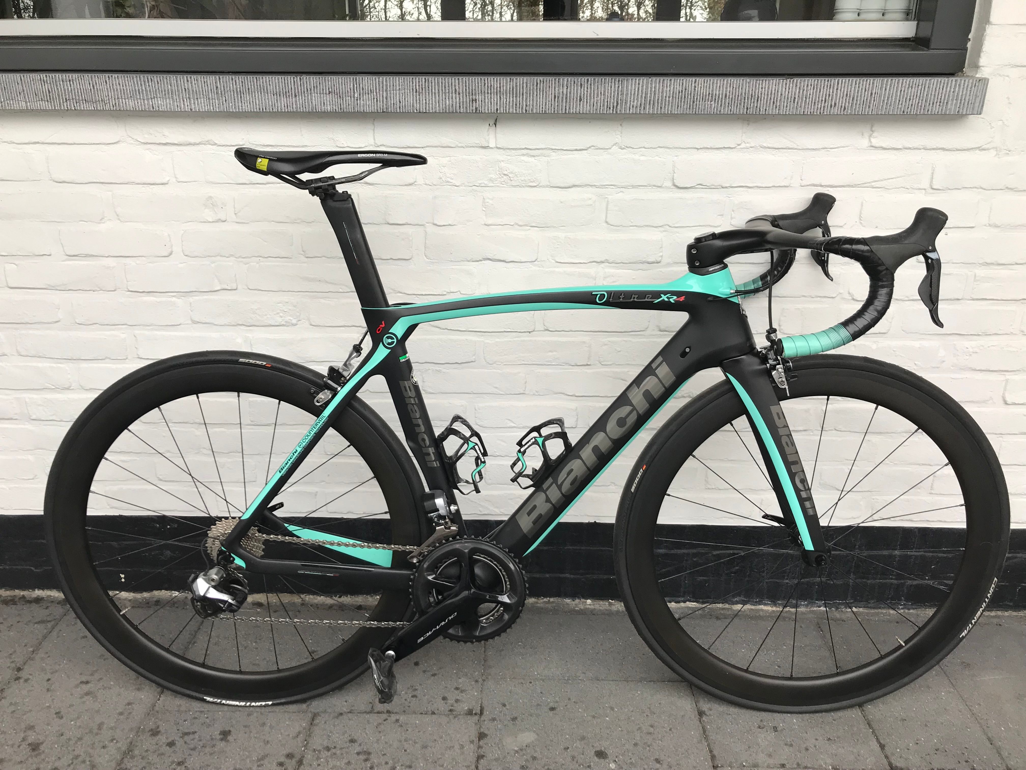 Bianchi Oltre XR.4 Dura Ace Di2 used in 55 cm | buycycle