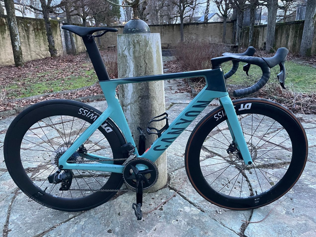 Canyon Aeroad CF SLX 7 Disc eTap used in 54 cm | buycycle
