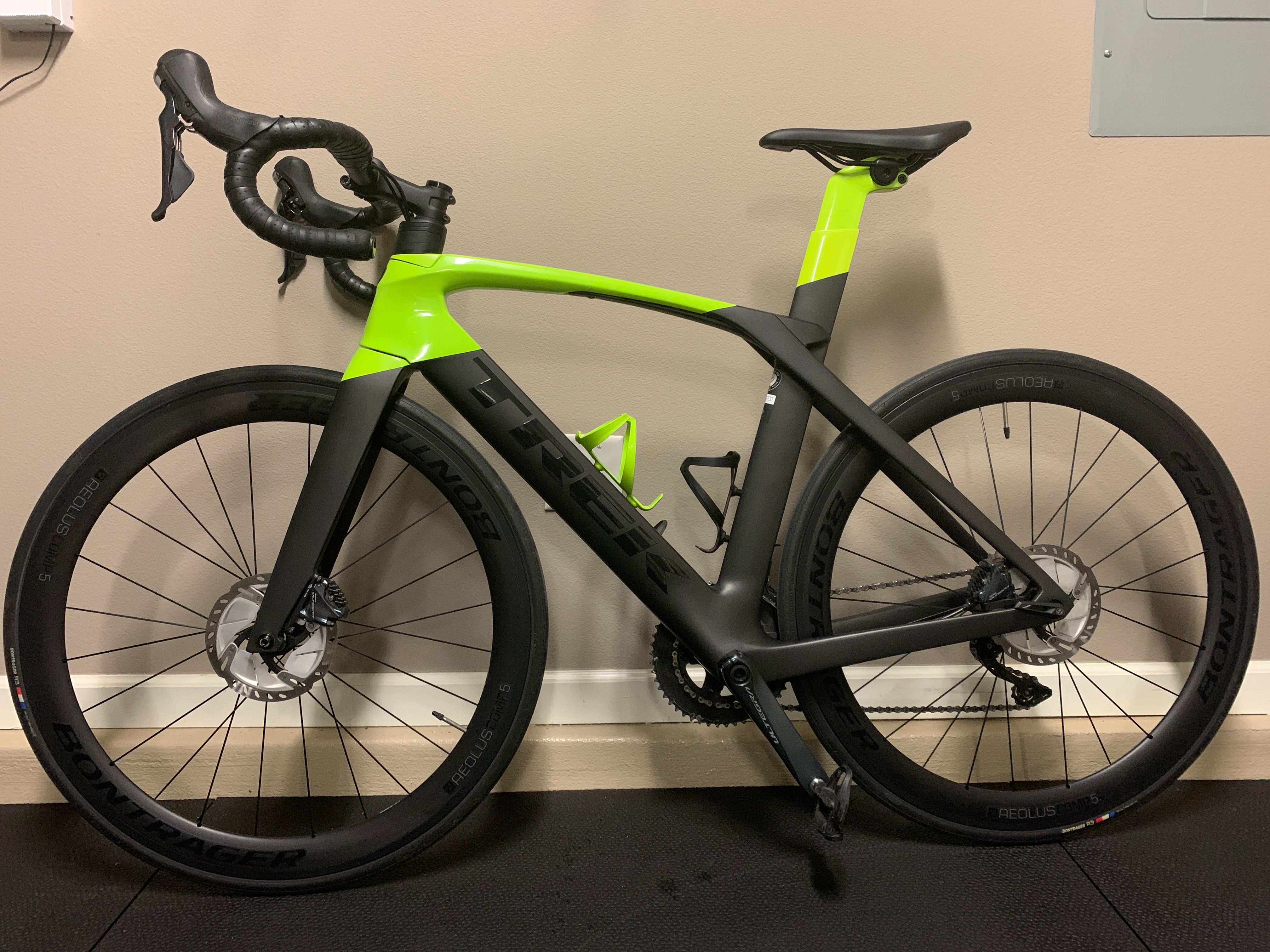 Trek Madone SL 6 Disc used in 54 cm | buycycle