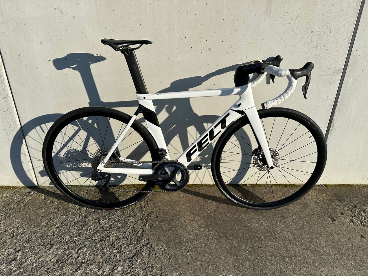 Felt AR Advanced Ultegra Di2 used in 54 cm | buycycle