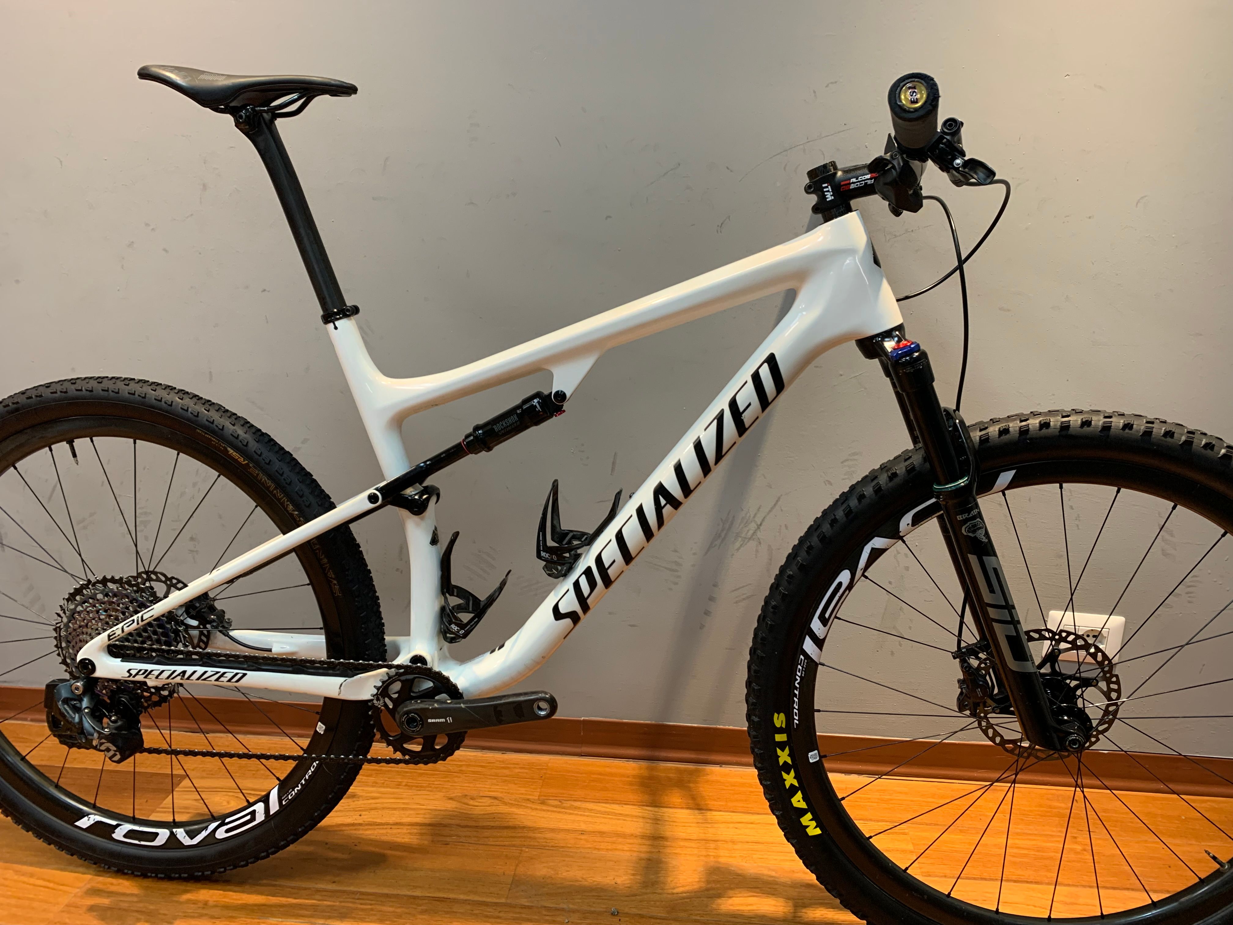 Specialized Epic Pro used in XL | buycycle