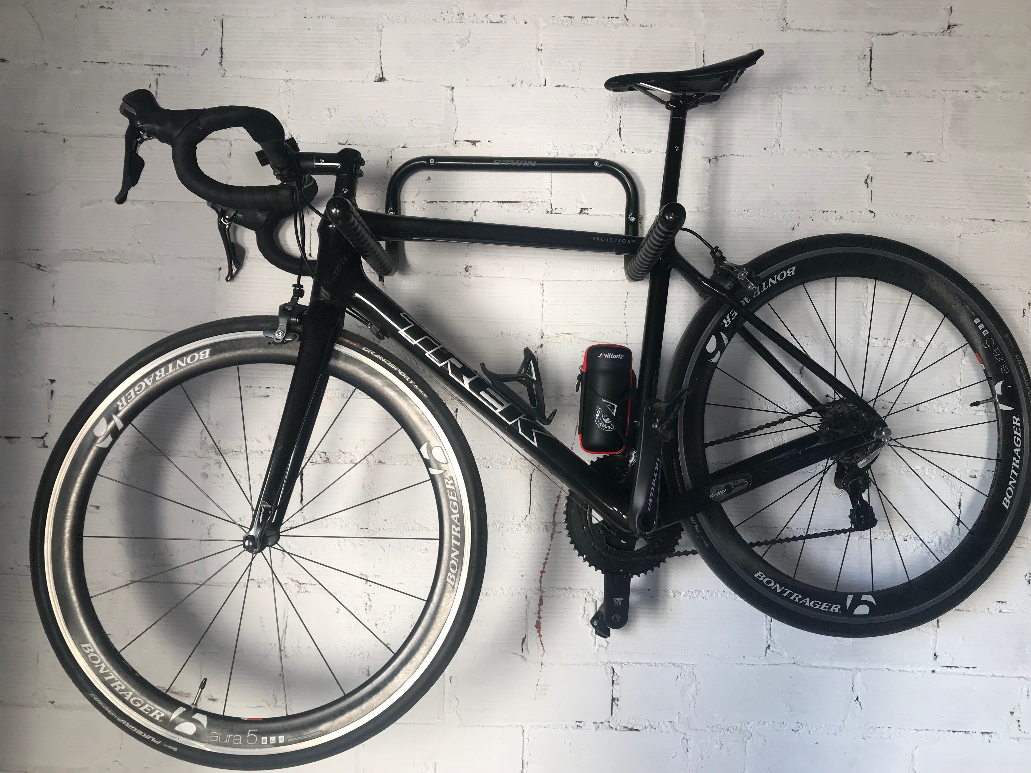 Trek Madone 7.7 H2 Compact used in 54 cm | buycycle