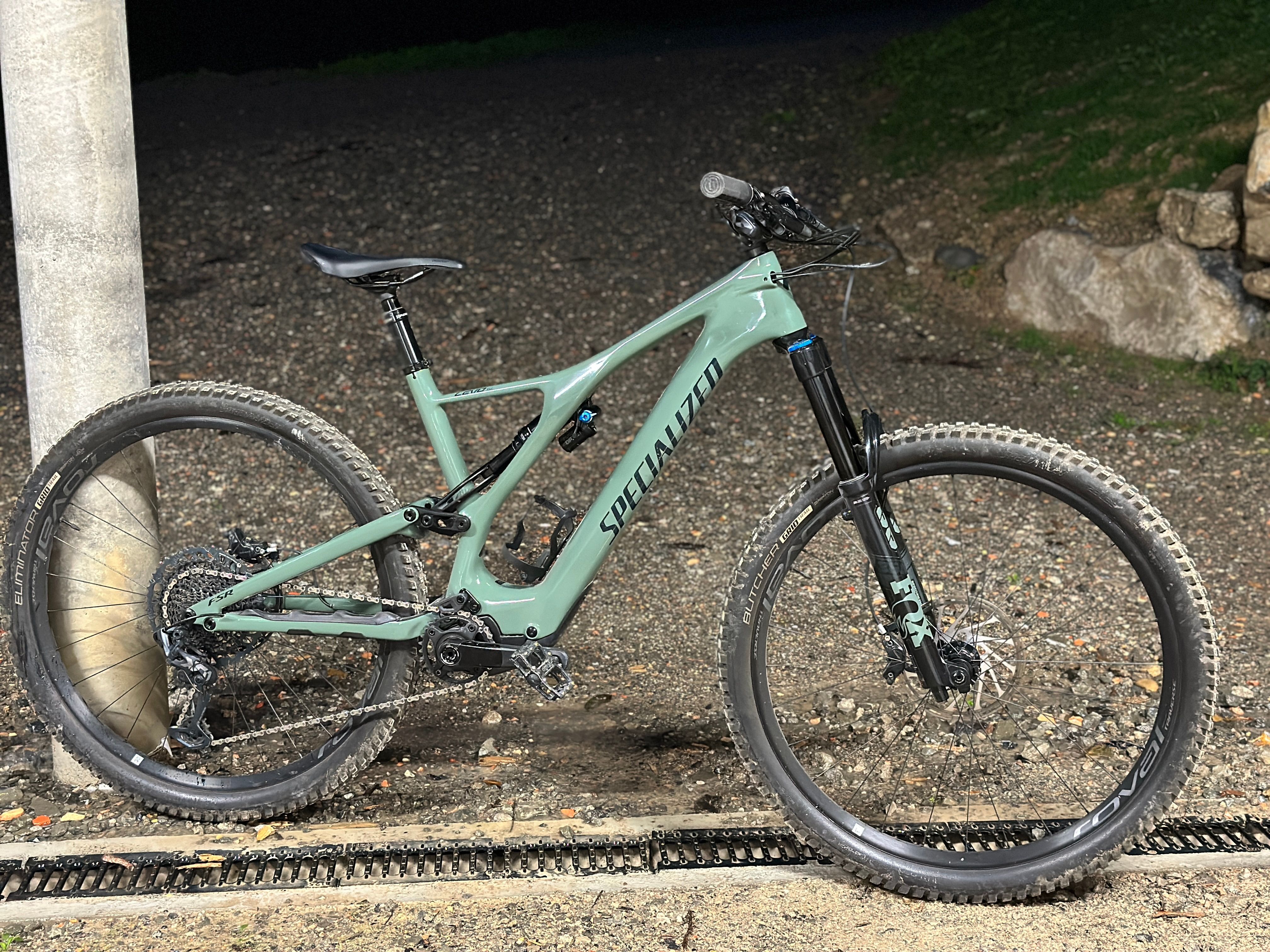 Specialized Turbo Levo SL Expert Carbon used in L | buycycle UK