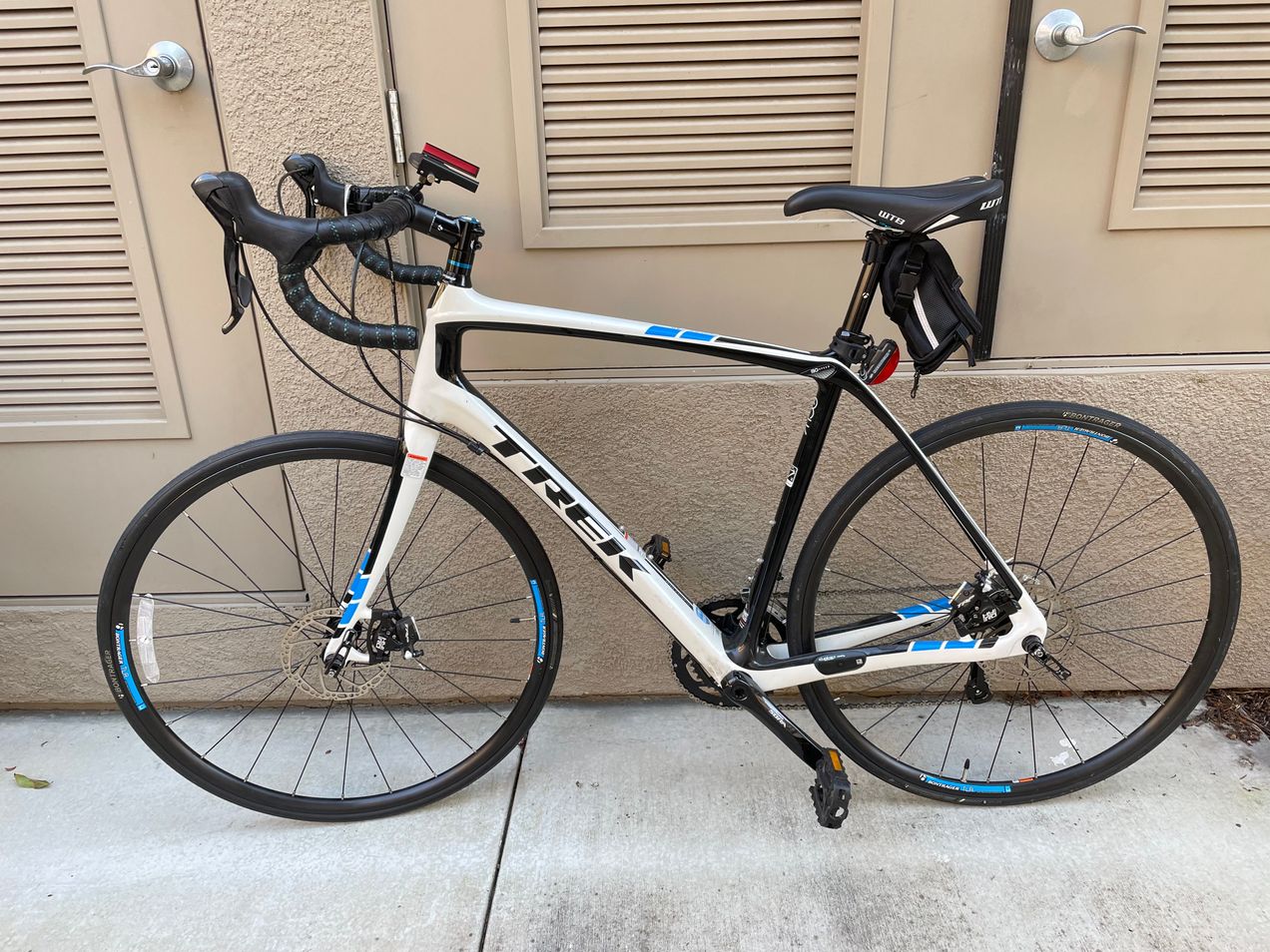 Trek Domane 4.0 Disc Compact used in 58 cm | buycycle USA