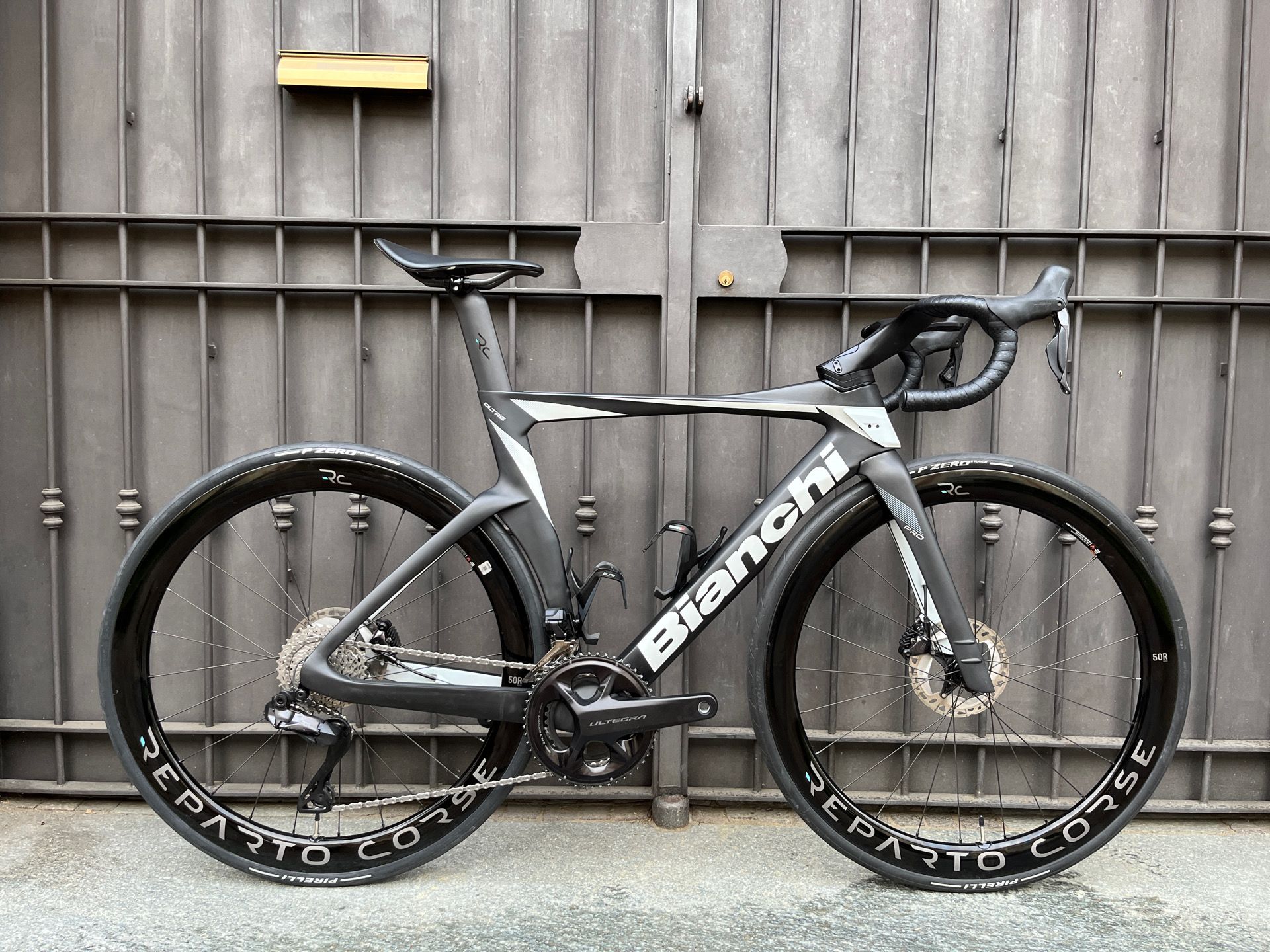 Bianchi Oltre PRO - Ultegra Di2 used in 53 cm | buycycle UK