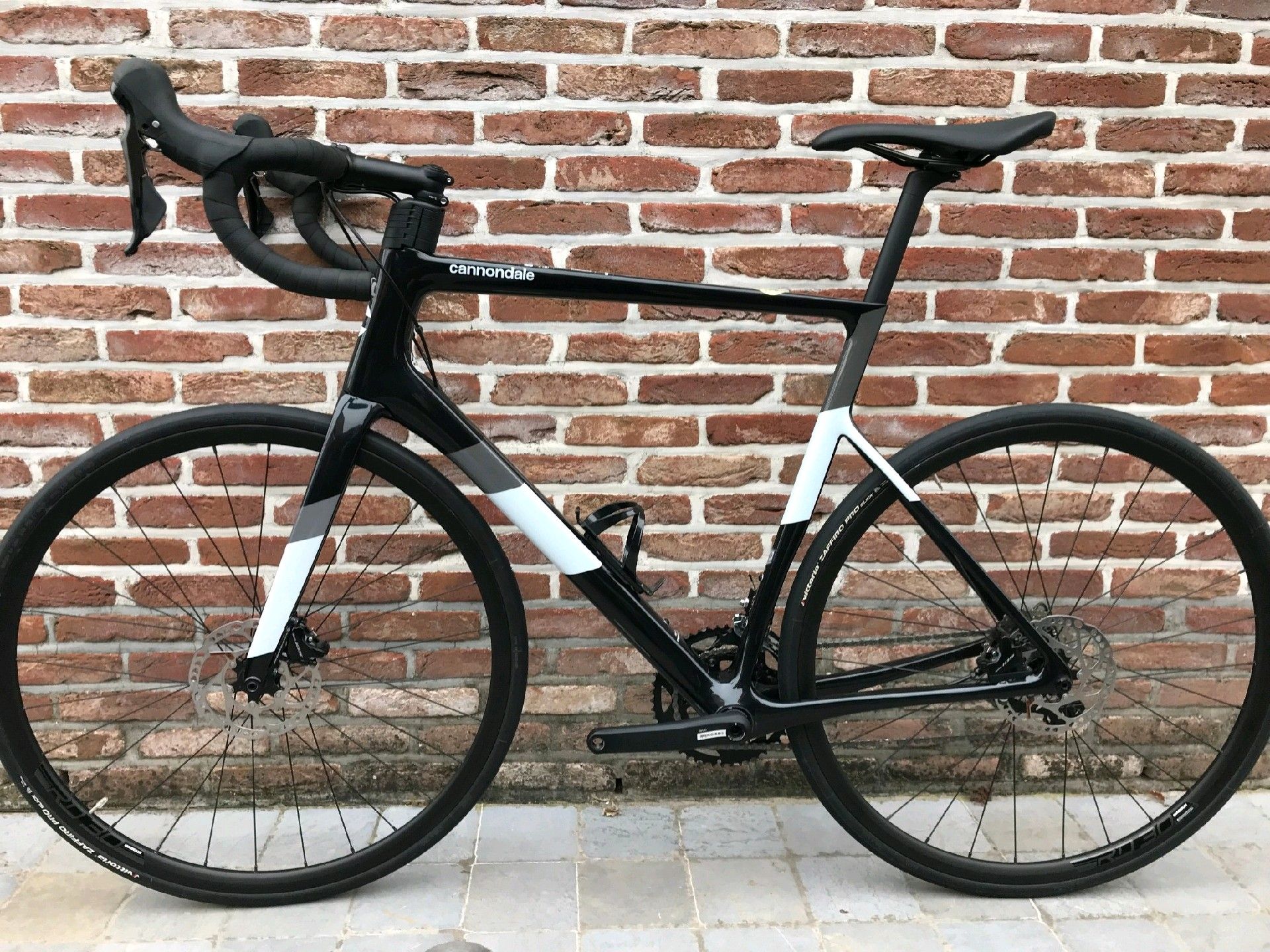 Cannondale SuperSix EVO Carbon Disc 105 used in 58 cm | buycycle USA