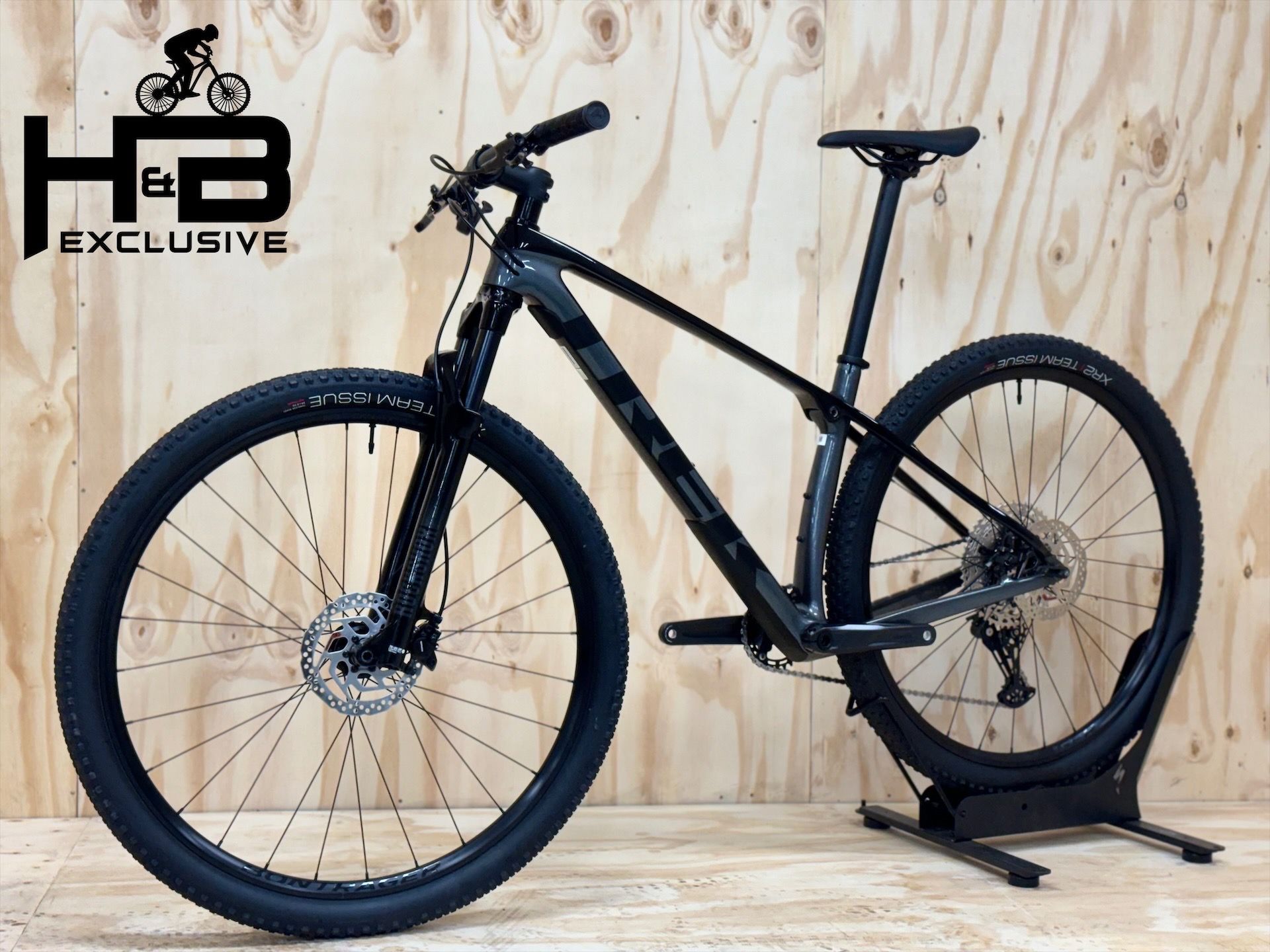 Trek Pro Caliber 9.5 Carbon SHIMANO used in M | buycycle USA