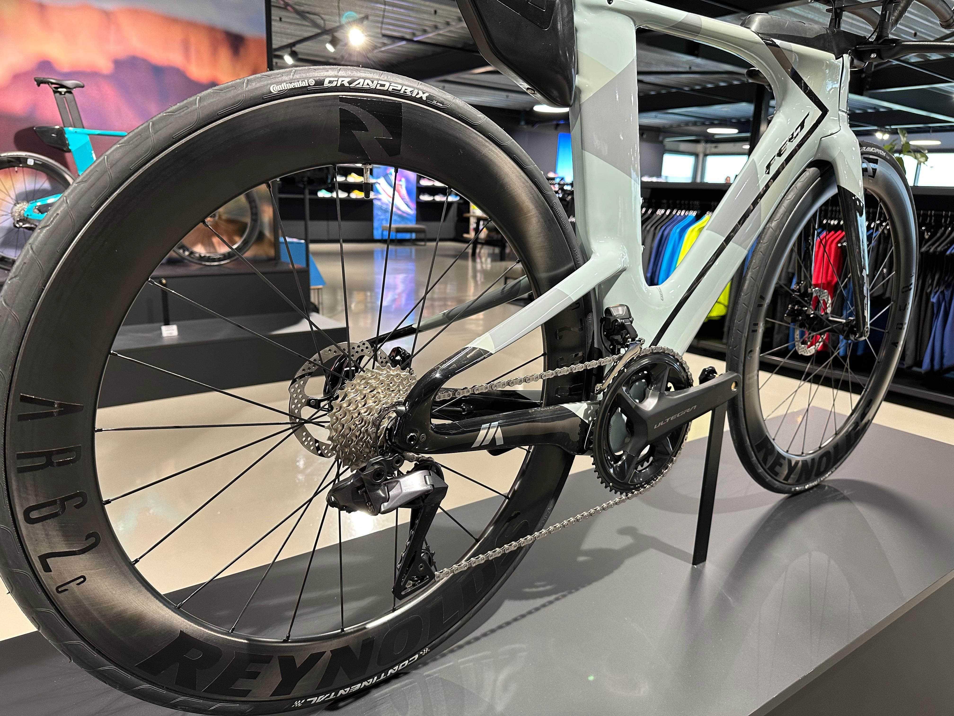 Felt IA Advanced Ultegra Di2 used in 51 cm | buycycle UK