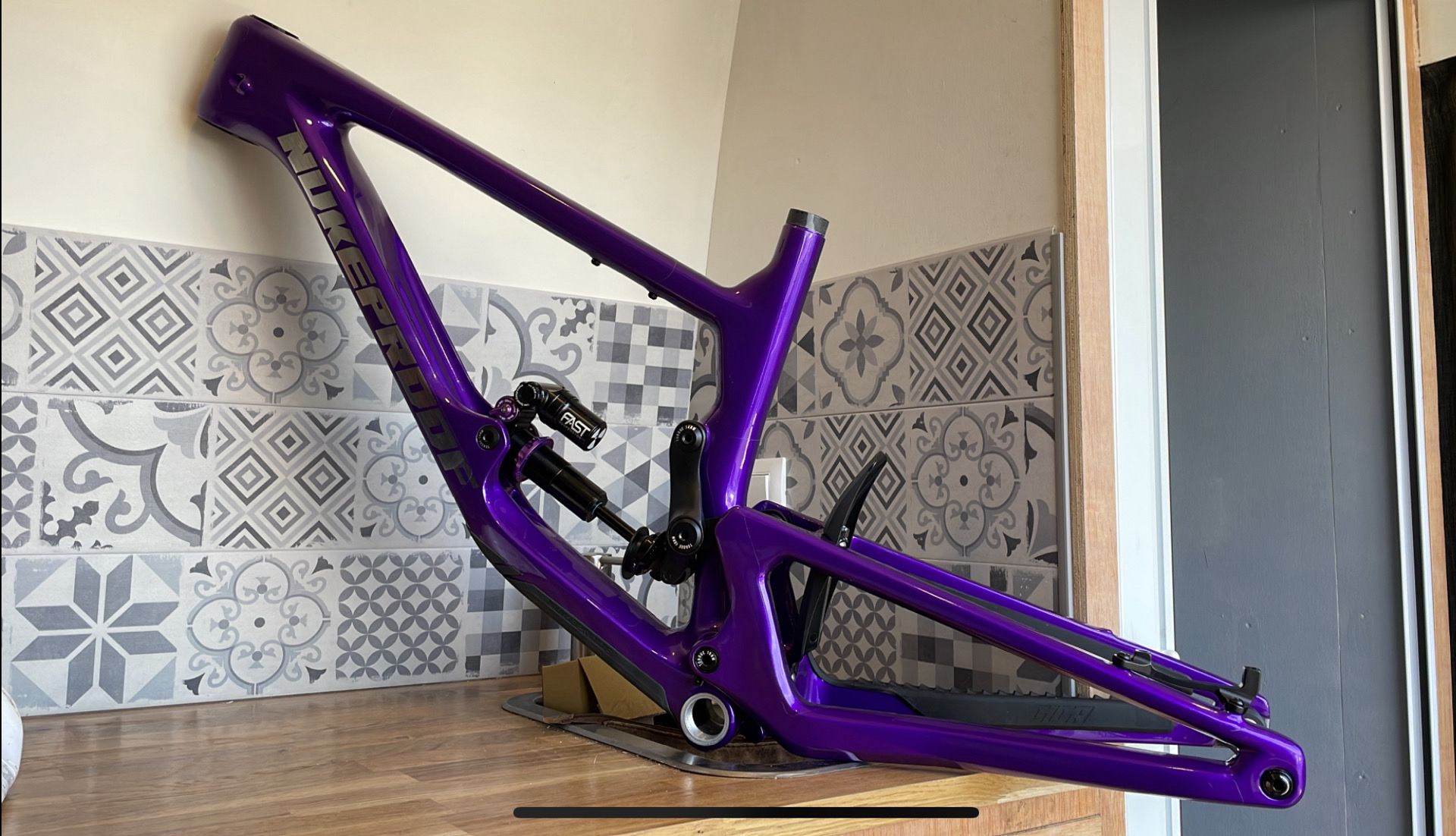 Nukeproof Giga 297 Carbon Frame (Fast) used in L | buycycle USA