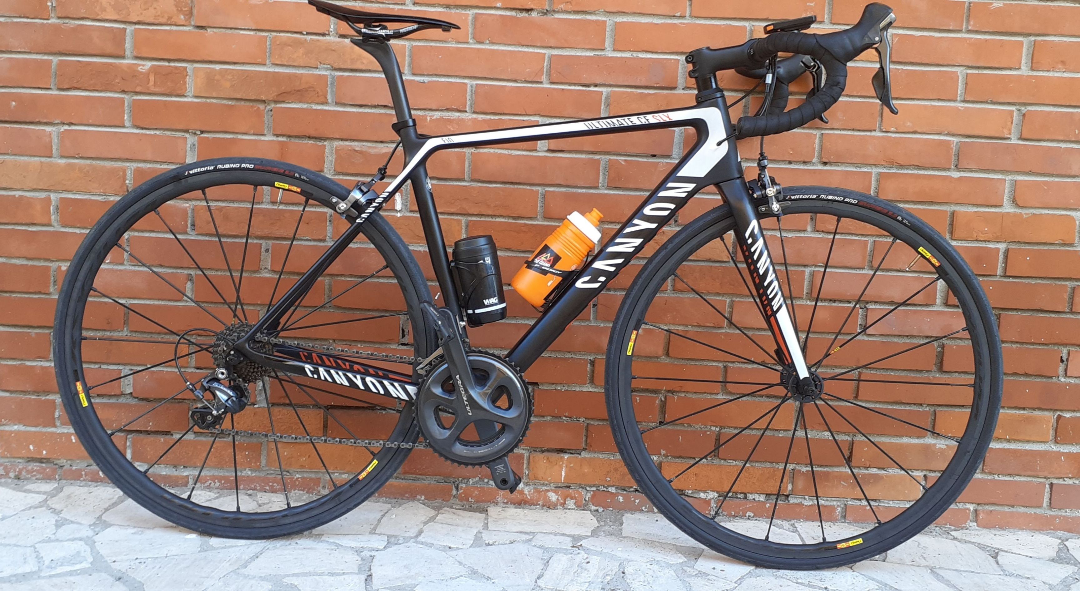 Canyon Ultimate CF SLX 8.0 used in 52 cm | buycycle UK