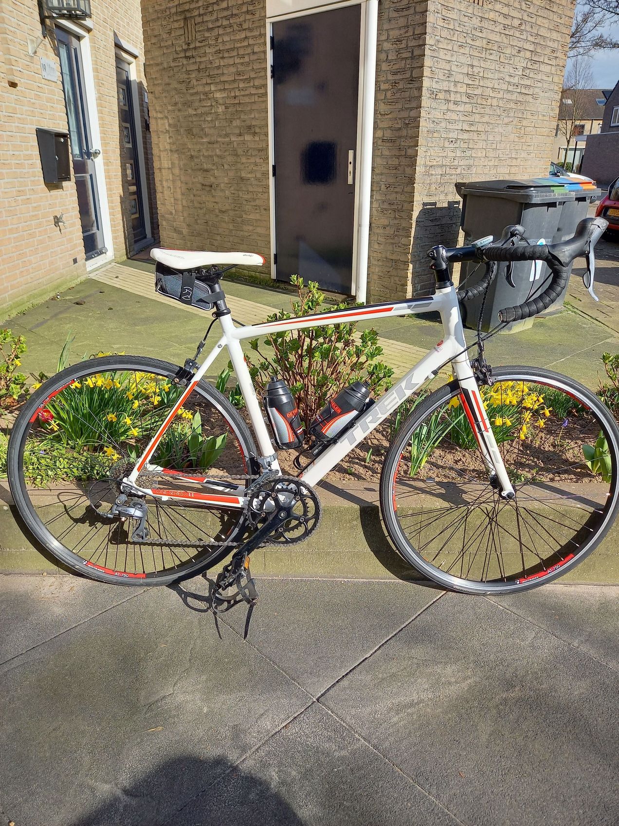 Trek One series 1.1 used in 54 cm | buycycle GR