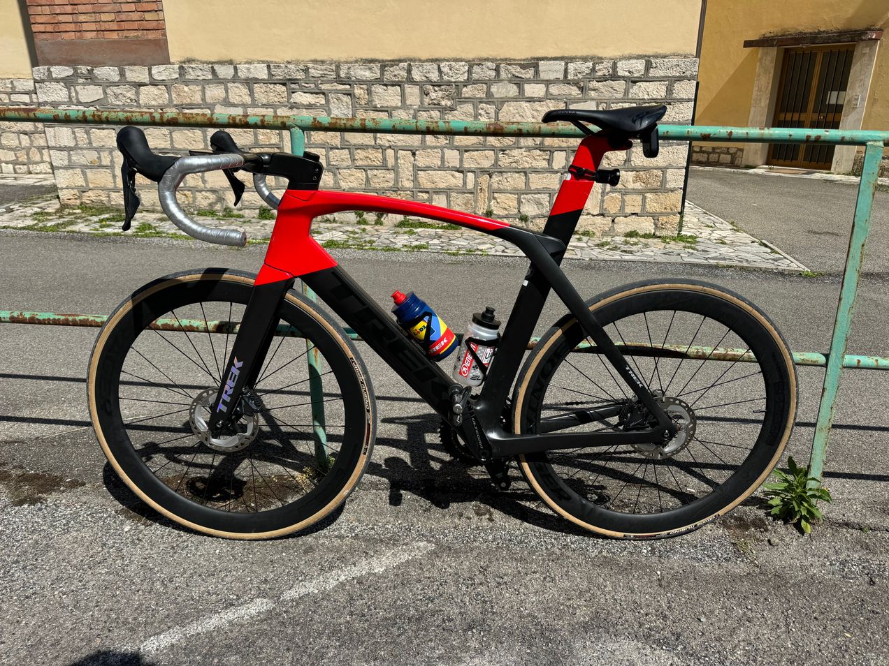 Trek Madone SLR 9 used in 58 cm | buycycle USA