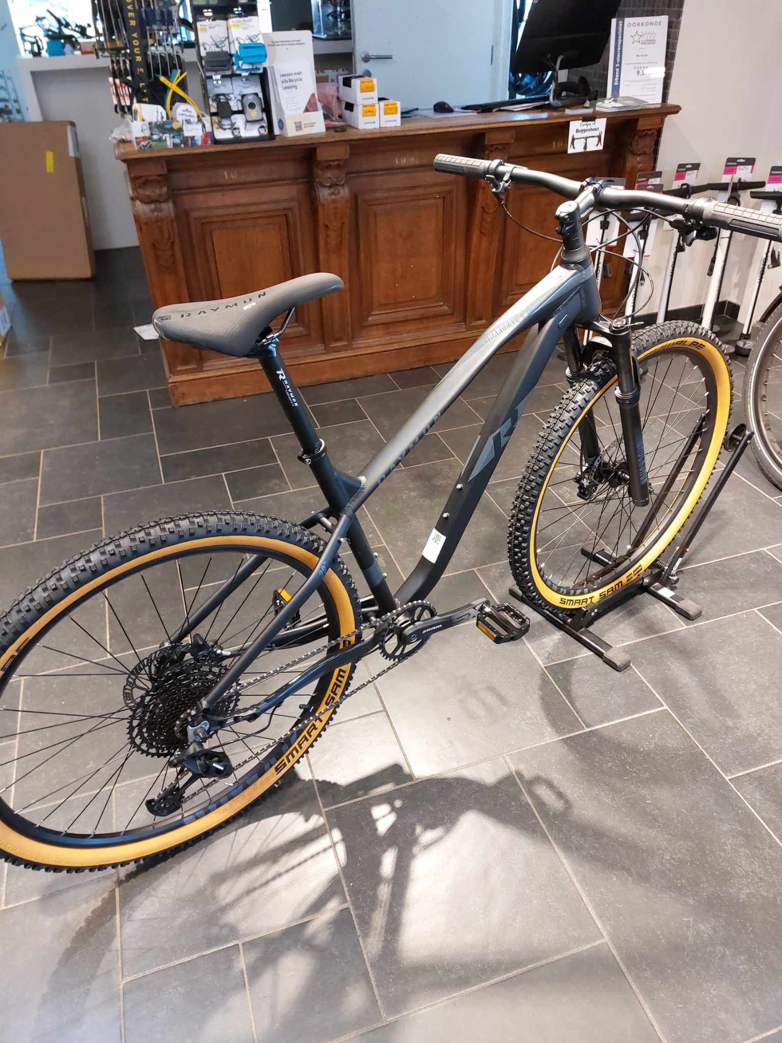 R RAYMON HardRay Nine 6.0 used in L | buycycle UK