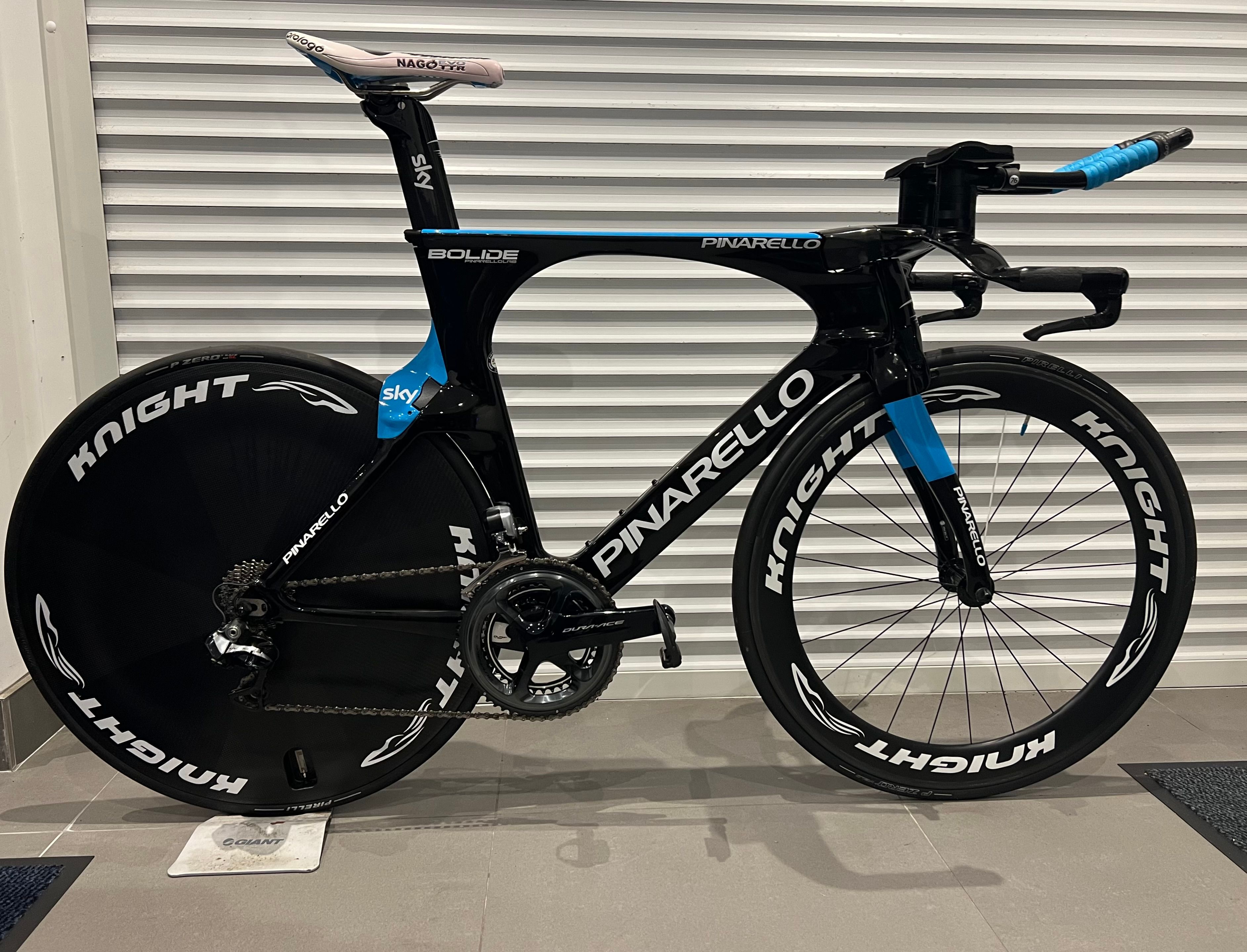 Pinarello Bolide TT Dura Ace Di2 used in 56 cm | buycycle UK