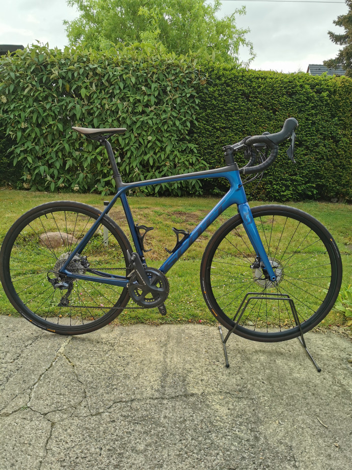 Scott Addict 10 disc carbon used in LG | buycycle