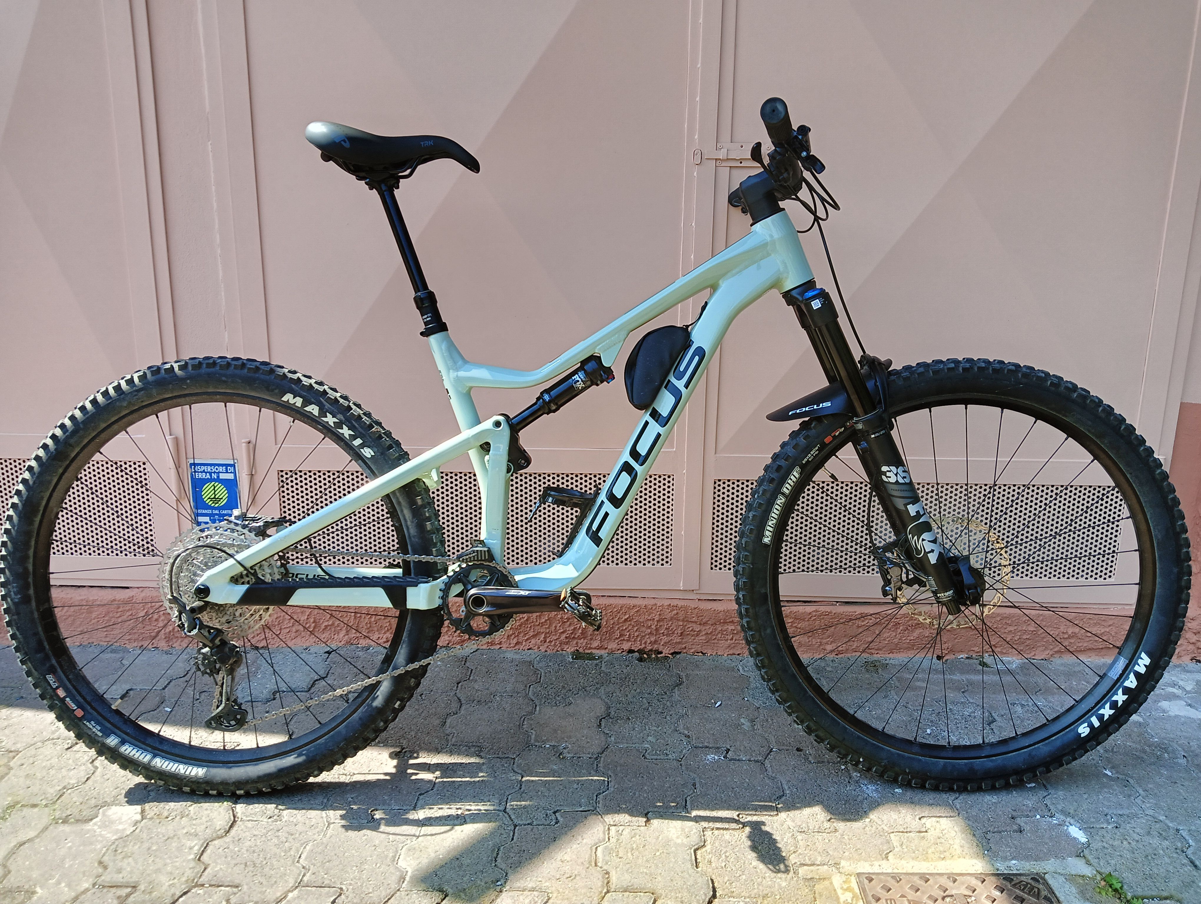 Focus JAM 6.9 used in L | buycycle UK