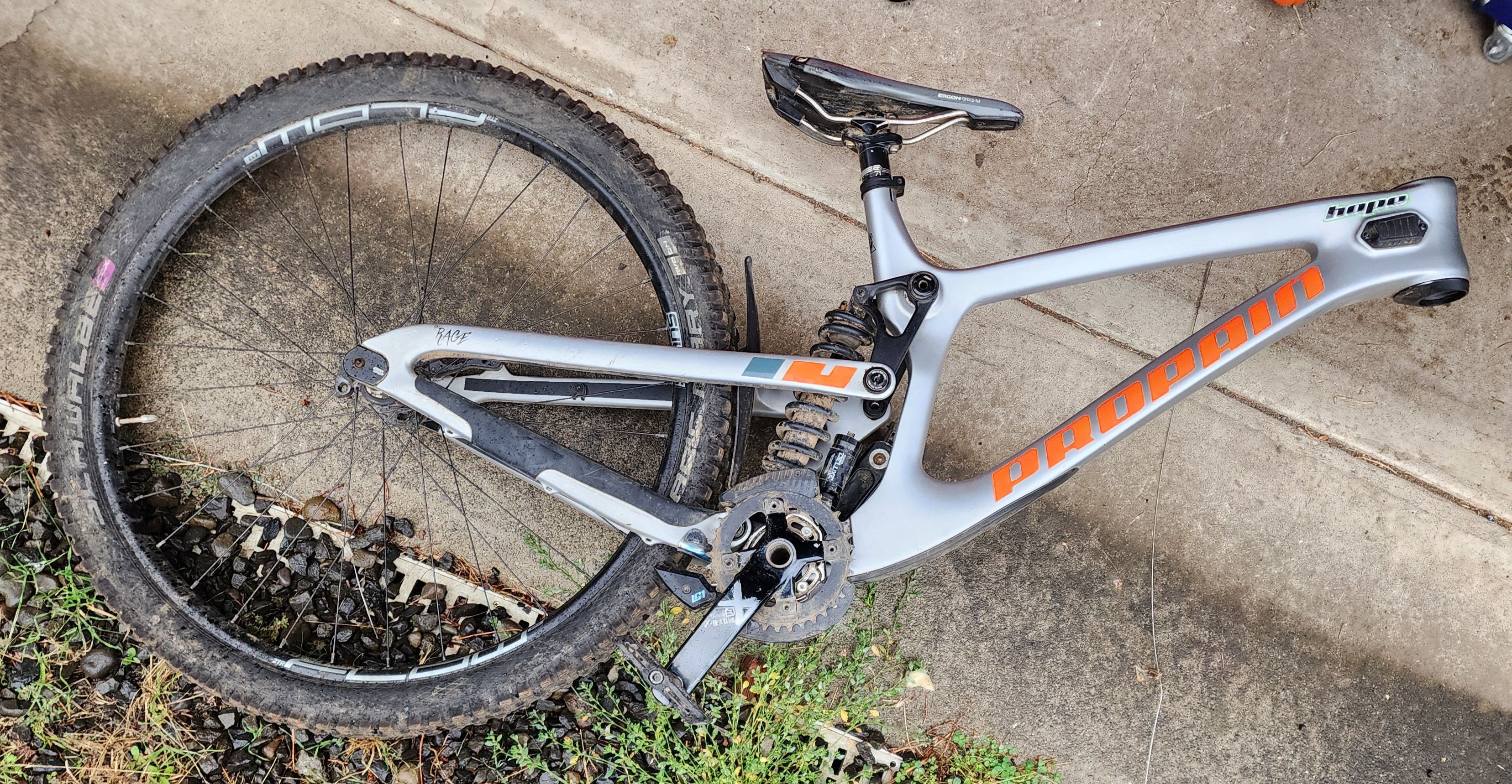 Propain Rage CF 29" Performance used in L | buycycle USA