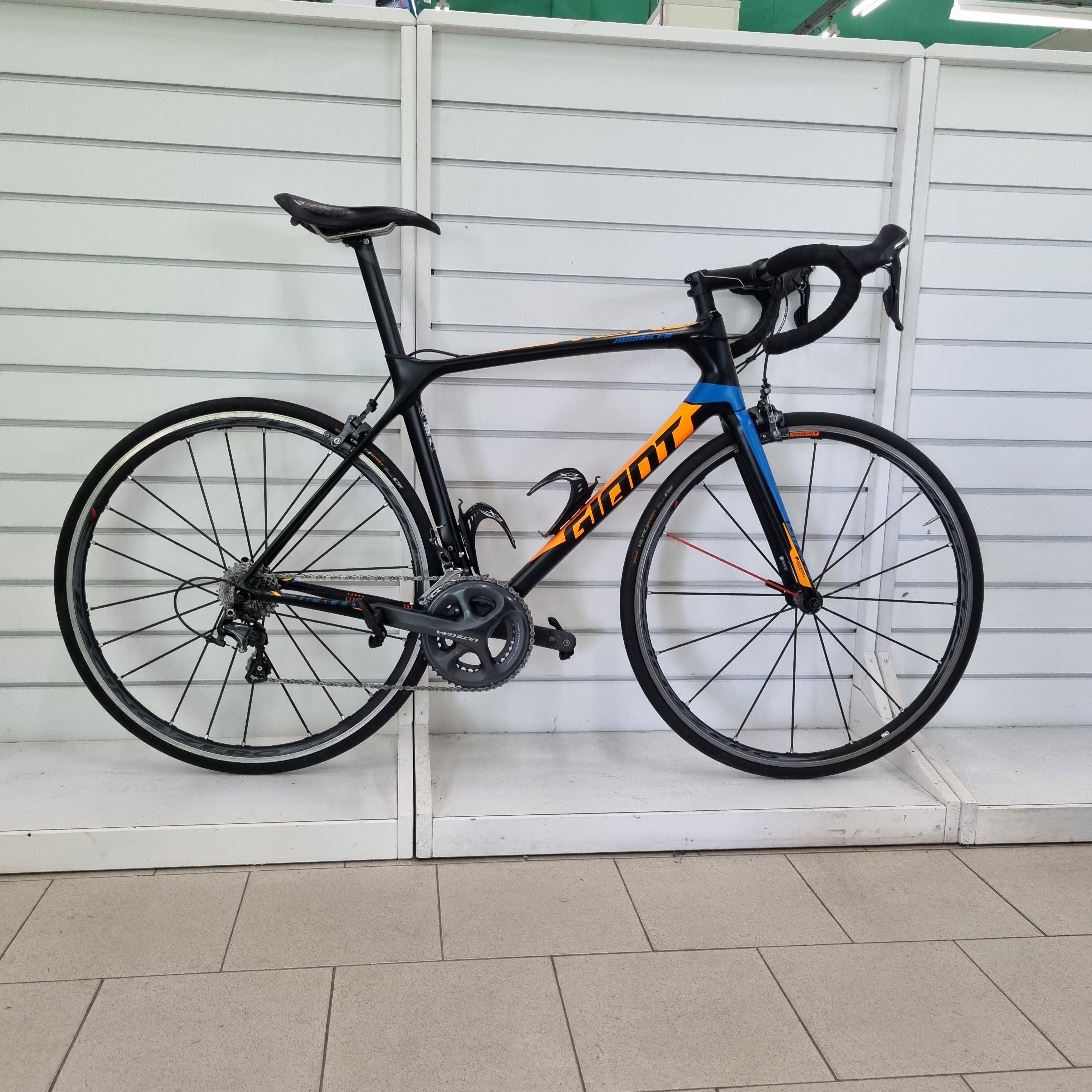 Giant TCR Advanced 1 used in 57 cm | buycycle UK