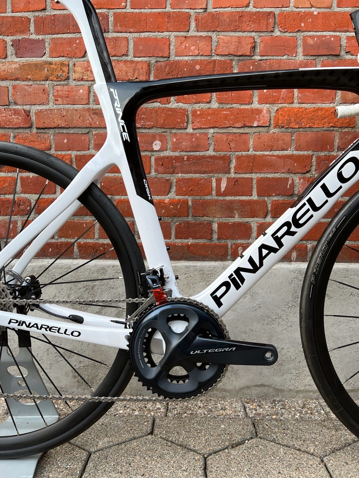 Pinarello Prince Disk Ultegra Bike used in 55 cm | buycycle
