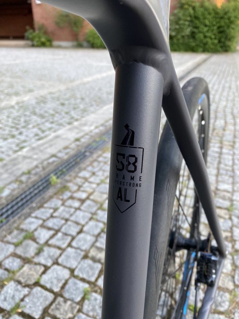 Radon R1 Disc Ultegra použitý v 58 cm | buycycle