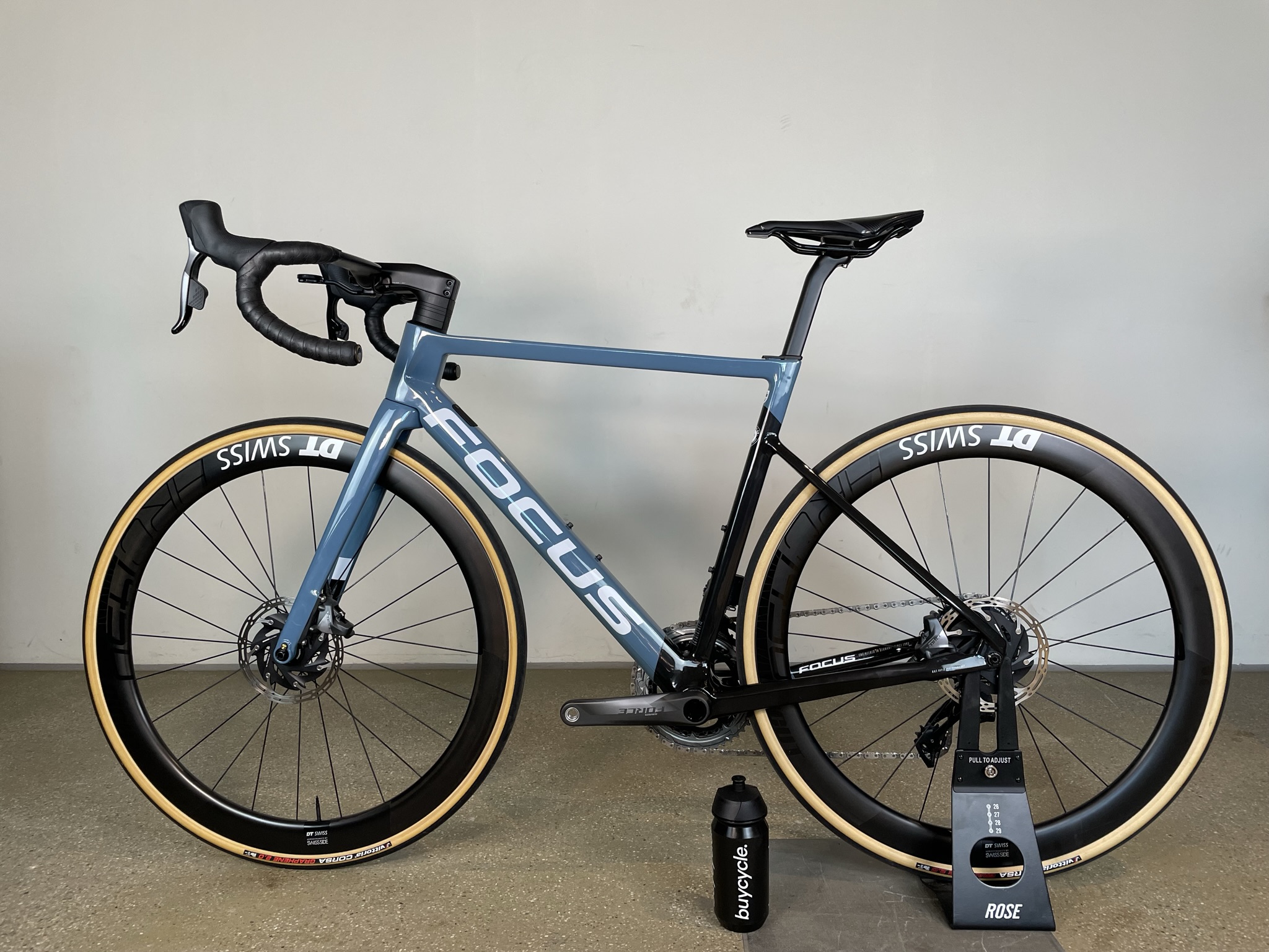 Focus IZALCO MAX DISC 9.7 used in 54 cm | buycycle