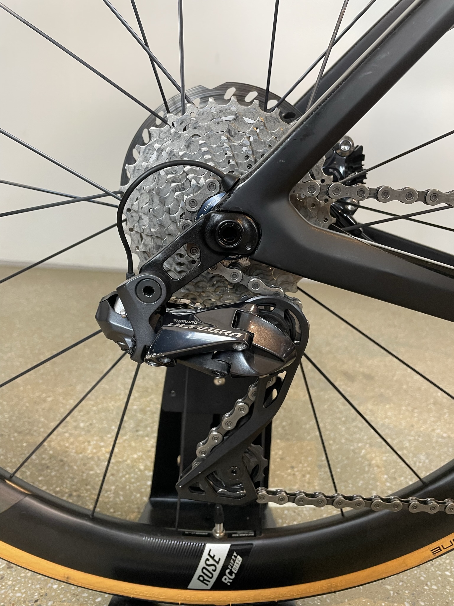 Rose REVEAL SIX DISC Ultegra Di2 used in 57 cm | buycycle