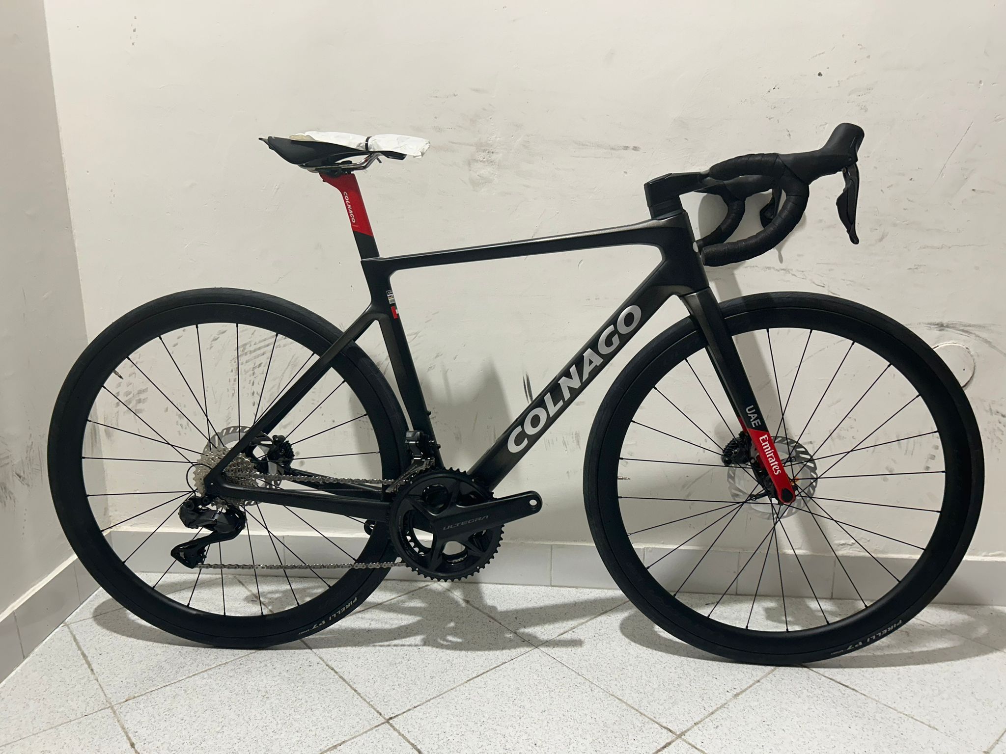 Colnago V4Rs Disc Ultegra Di2 8100 w/Fulcrum Racing Wind 400 Wheels ...