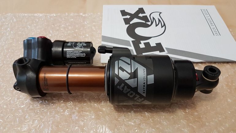 Fox X2 FACTORY Kashima 2-Pos Adj Trunnion 205x65 mm 2023