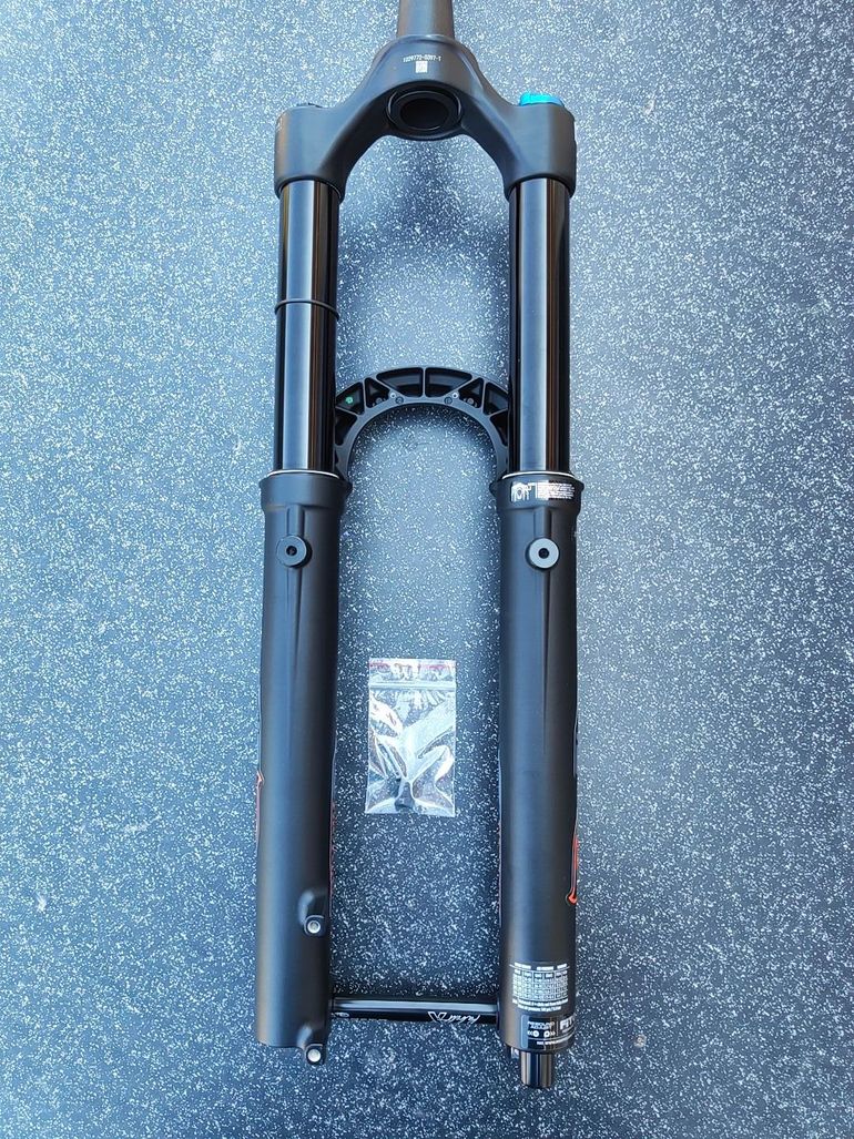 Fox Fox 38 Performance 170mm 29" 2023