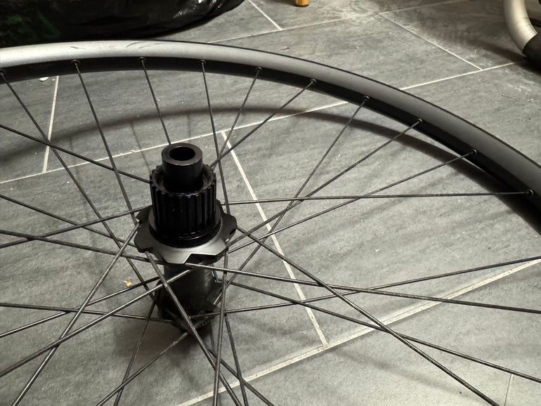 Dt Swiss DT Swiss E 1900 Spline 29“ 30mm CL Boost Shimano Micro 2024