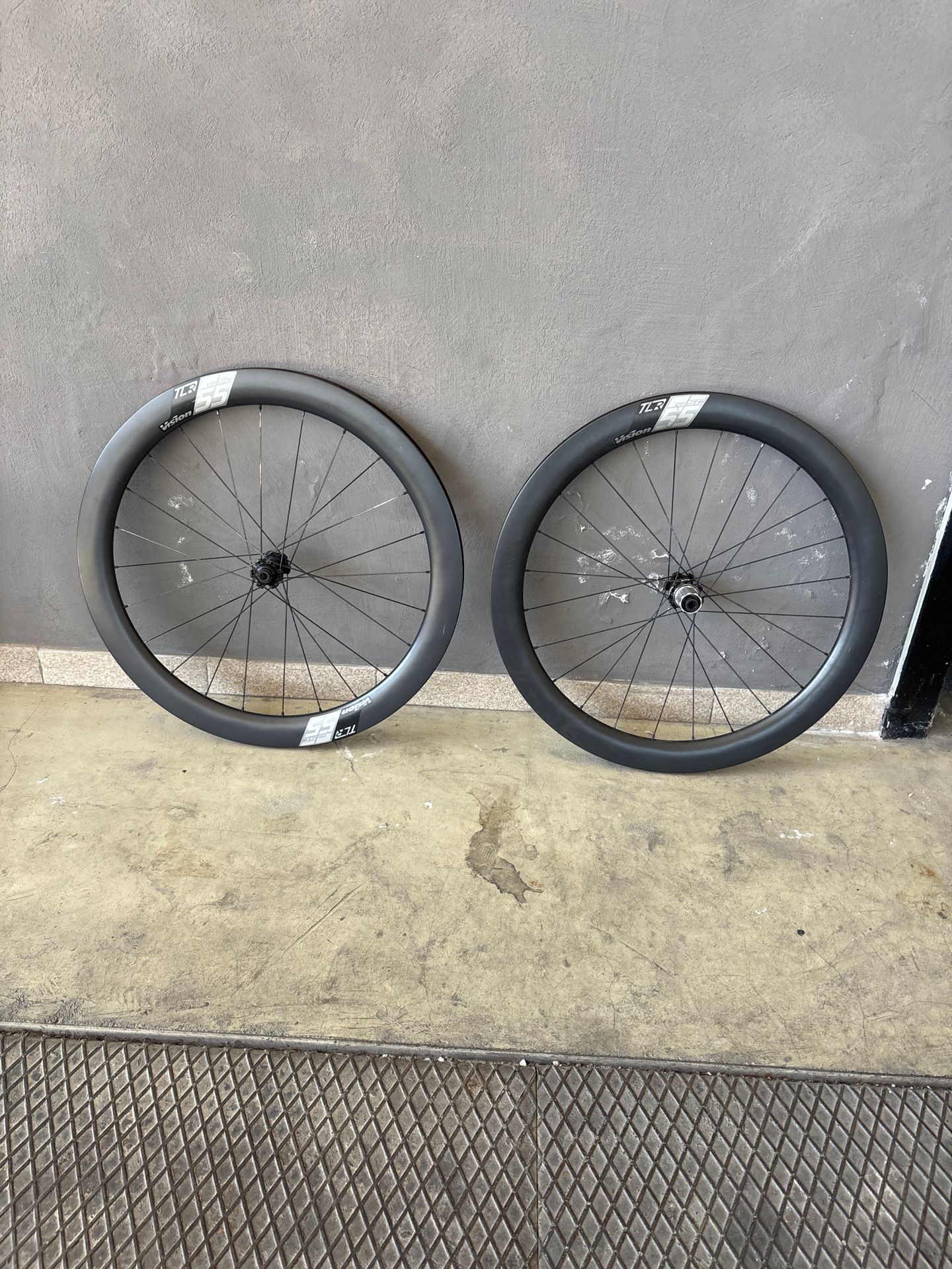 Vision SC55 DB TLR Wheelset 2022